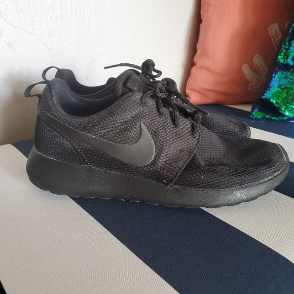 Nike | Shoes | All Black Nike Sneakers | Poshmark